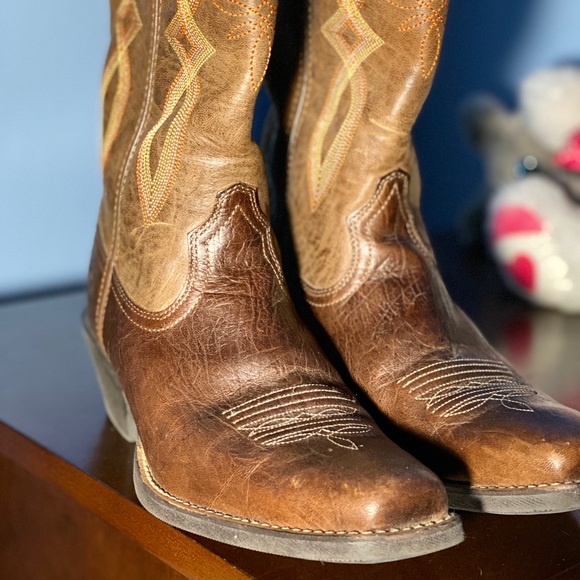 Ariat | Shoes | Ariat Womens Boot Barn Cowgirl Boots Size 75 | Poshmark